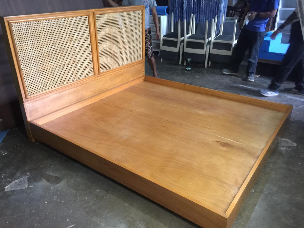 Solihiya Bed (w/ or w/o footboard) – Dedipo Furniture Depot